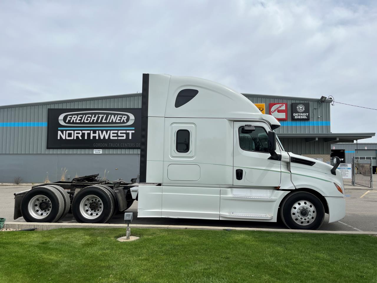 Truck Details - Freightliner Northwest