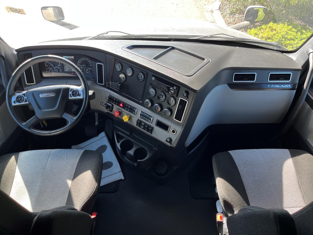 Truck Details - Freightliner Northwest