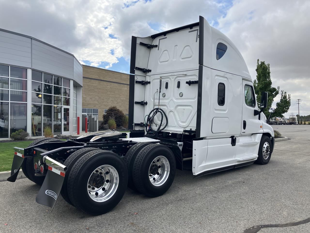Truck Details - Freightliner Northwest