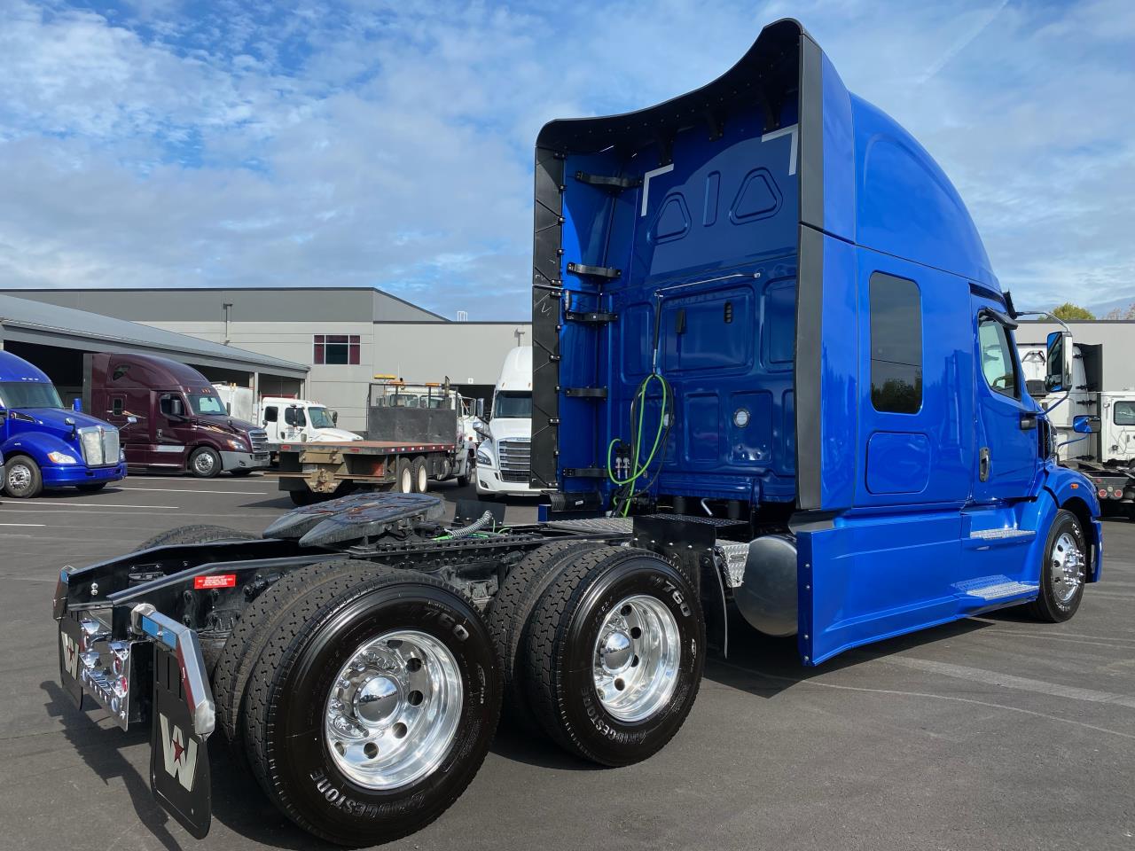 Truck Details - Freightliner Northwest