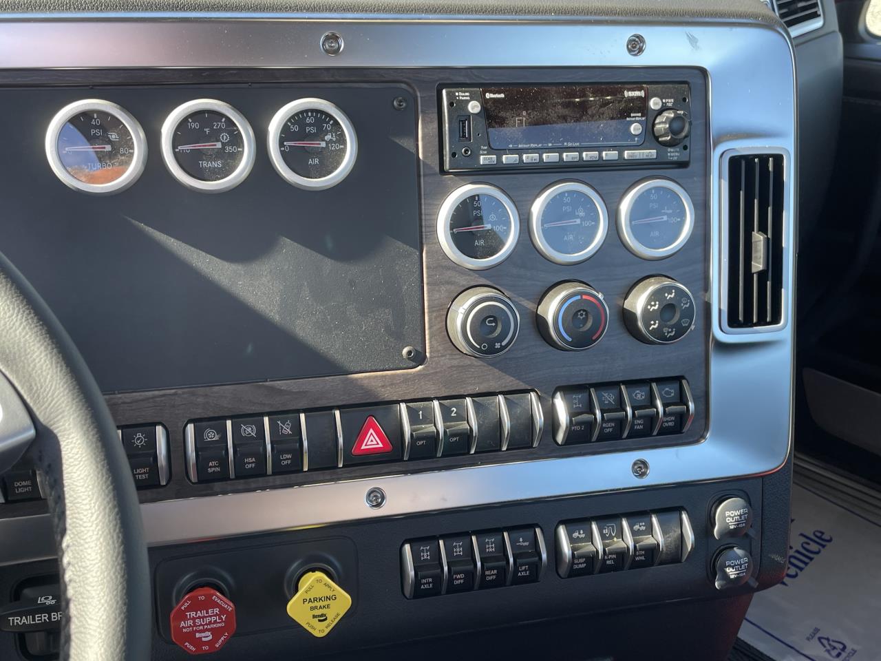 Truck Details - Freightliner Northwest