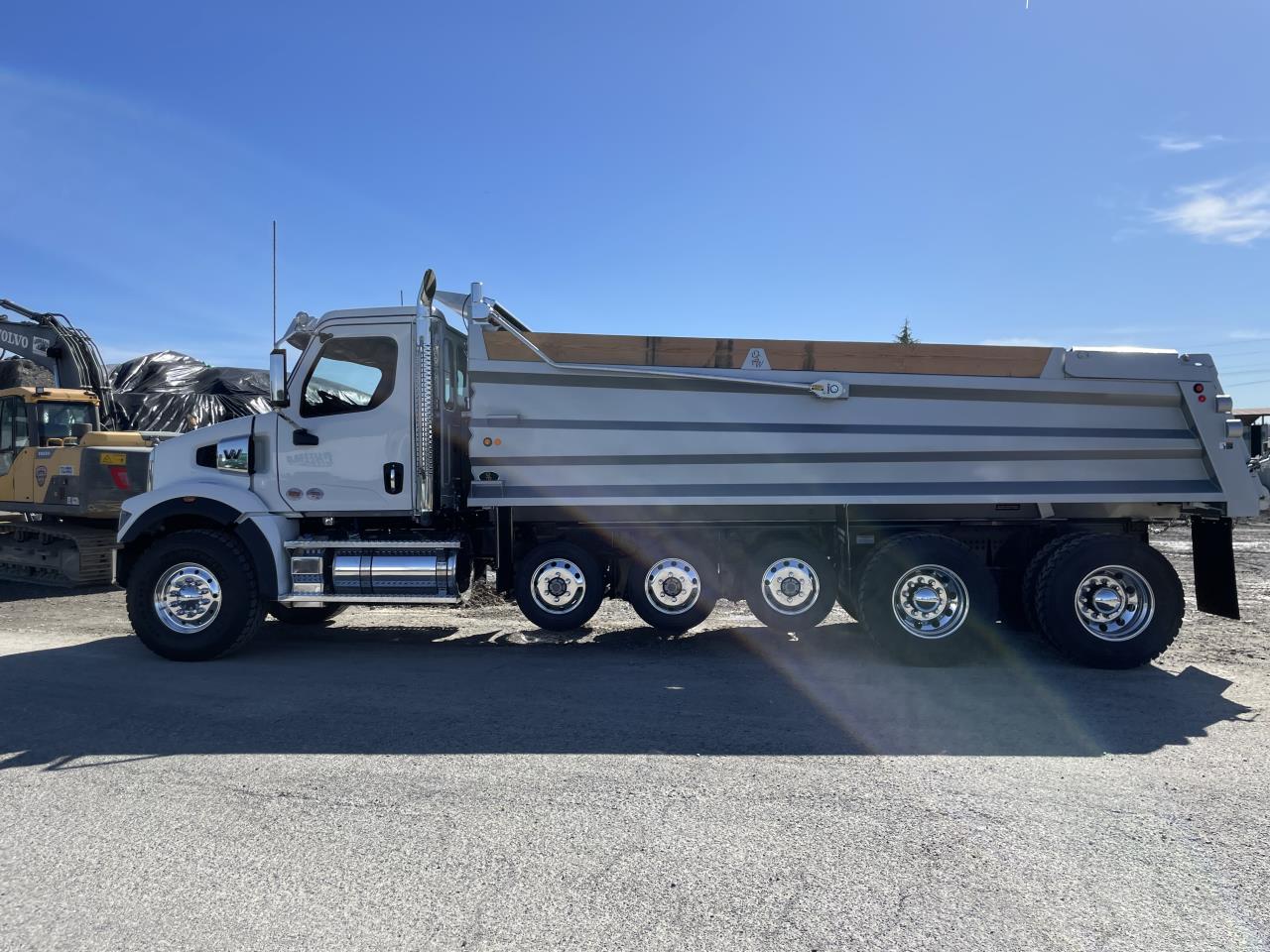 Truck Details - Freightliner Northwest