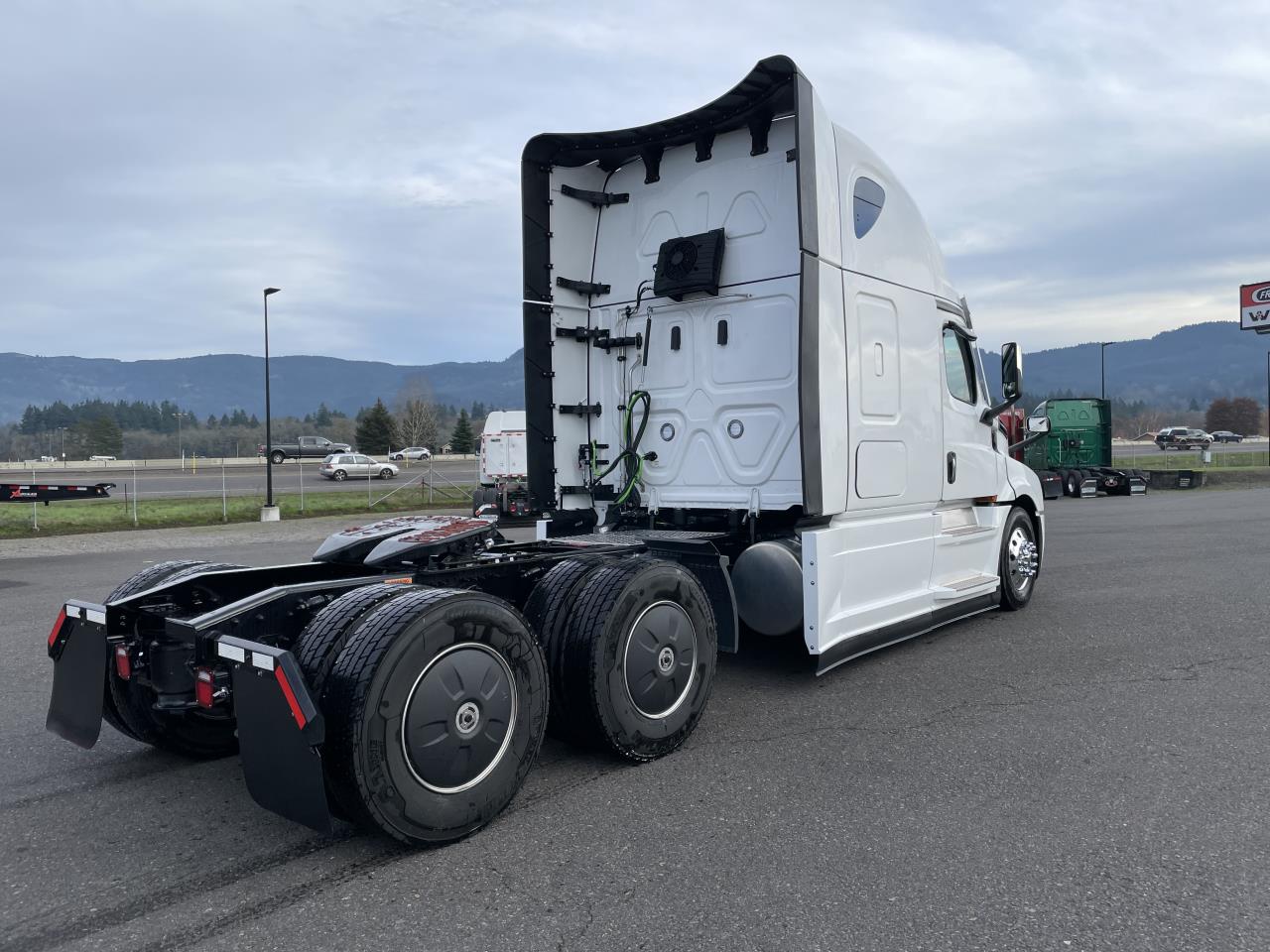 Truck Details - Freightliner Northwest