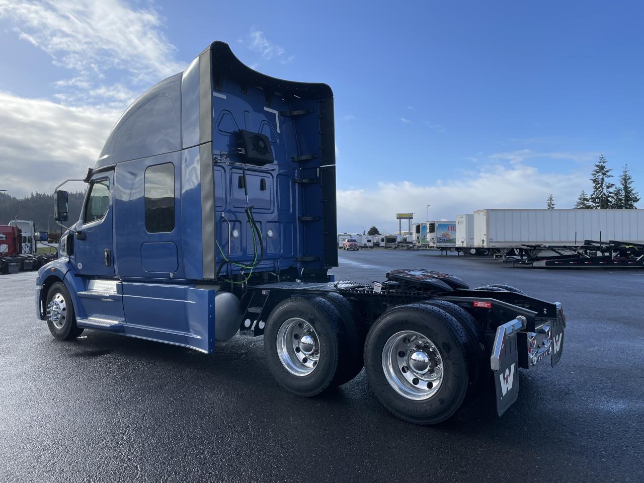 Truck Details - Freightliner Northwest