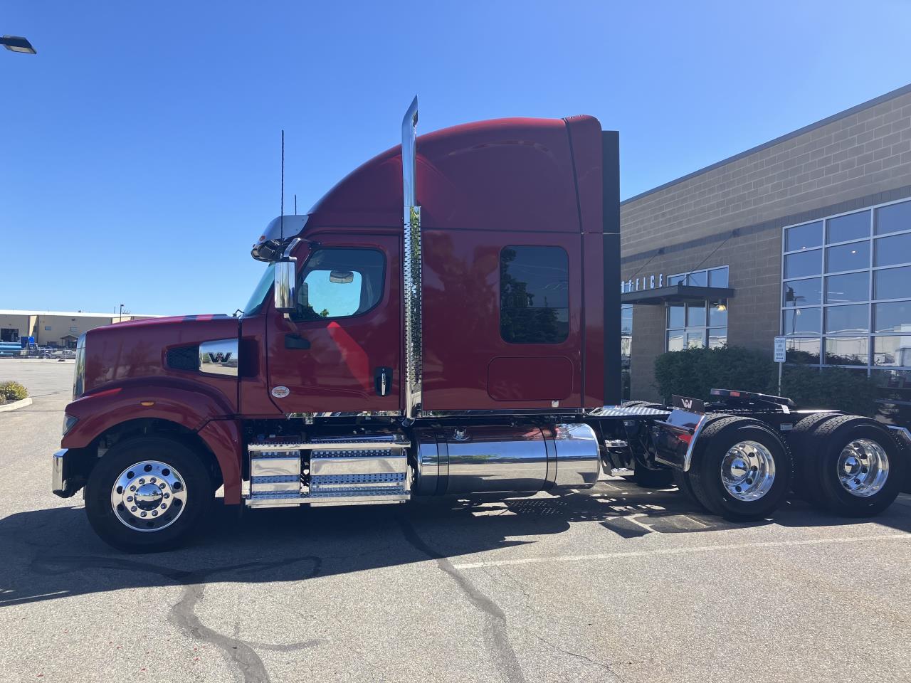 Truck Details - Freightliner Northwest