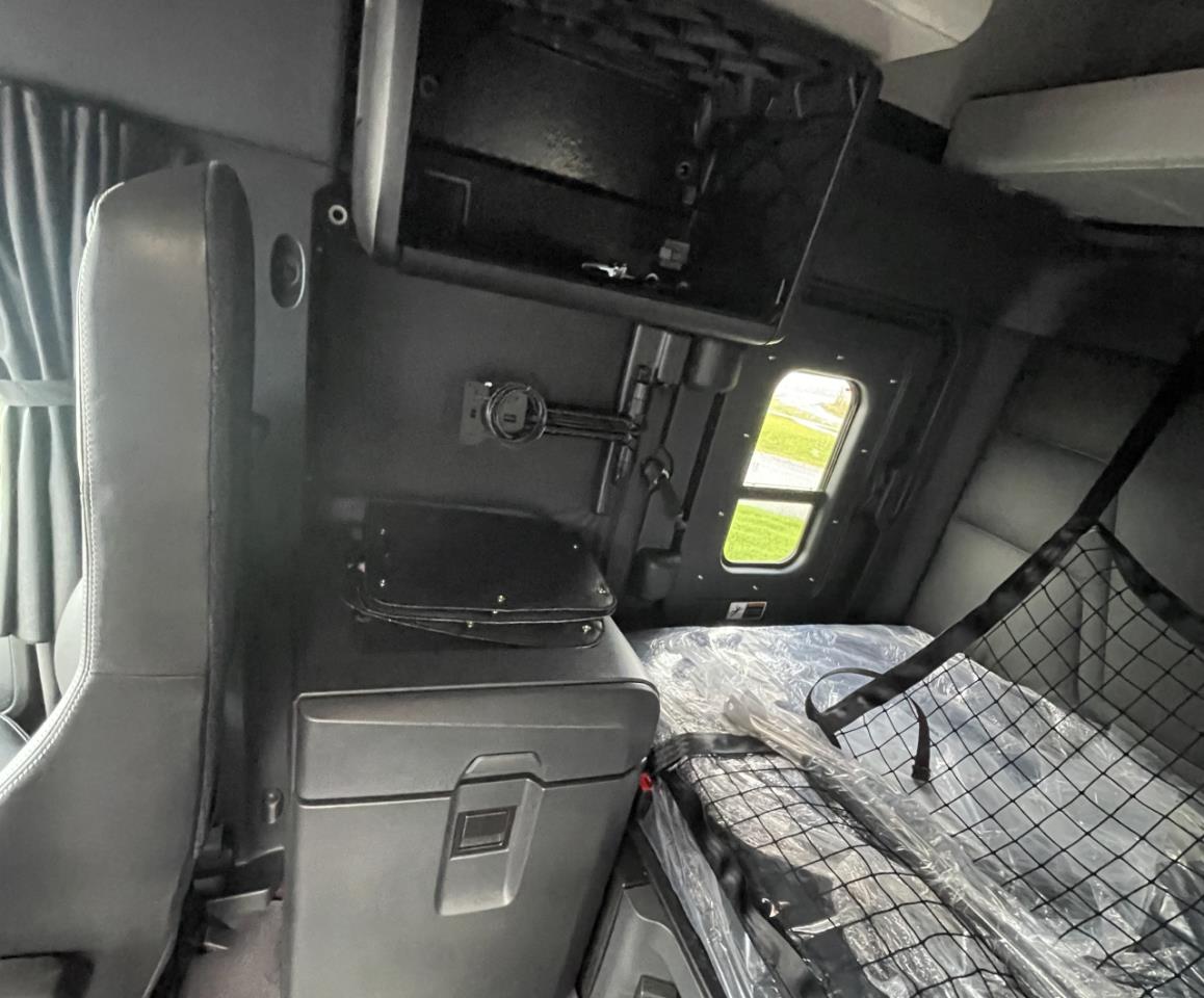 Truck Details - Freightliner Northwest