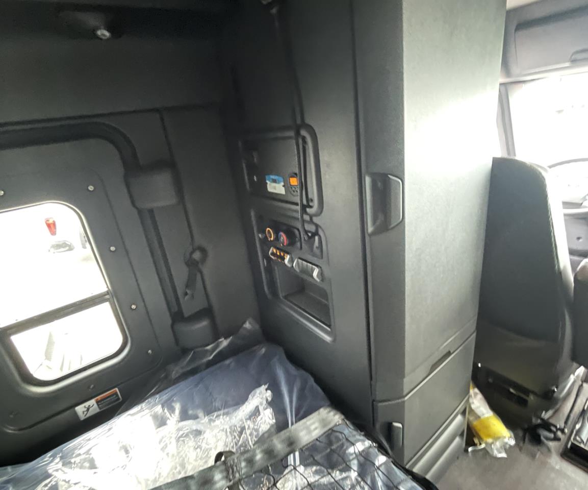 Truck Details - Freightliner Northwest