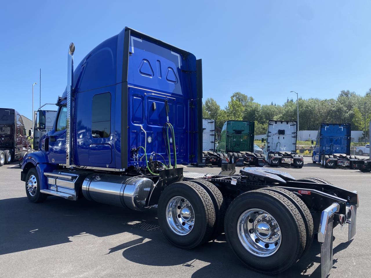 Truck Details - Freightliner Northwest