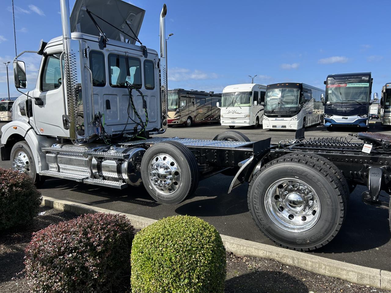 Truck Details - Freightliner Northwest