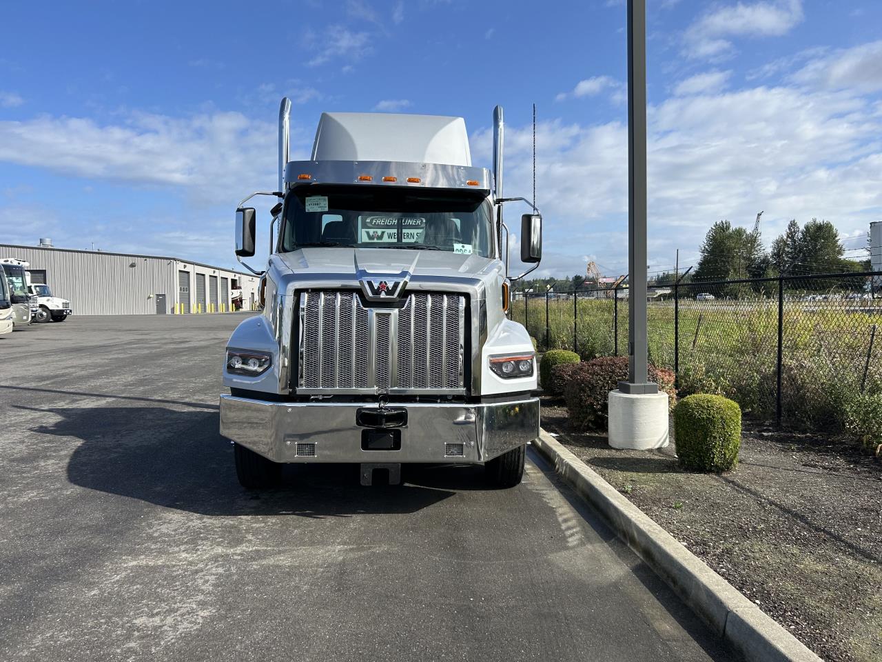 Truck Details - Freightliner Northwest