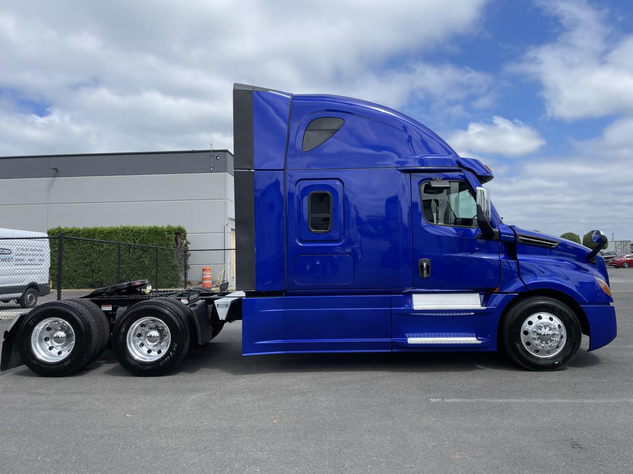 Truck Details - Freightliner Northwest