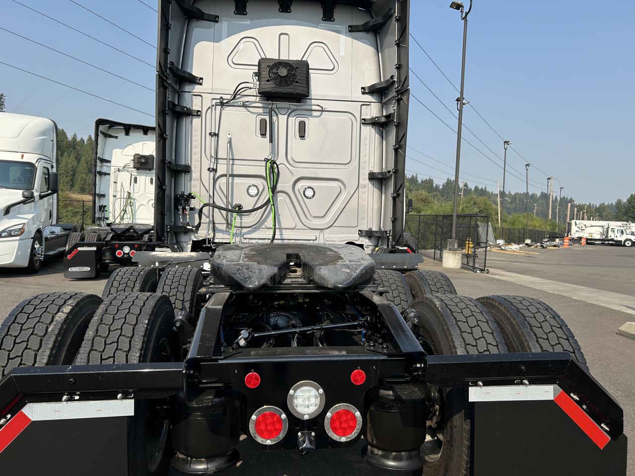 Truck Details - Freightliner Northwest