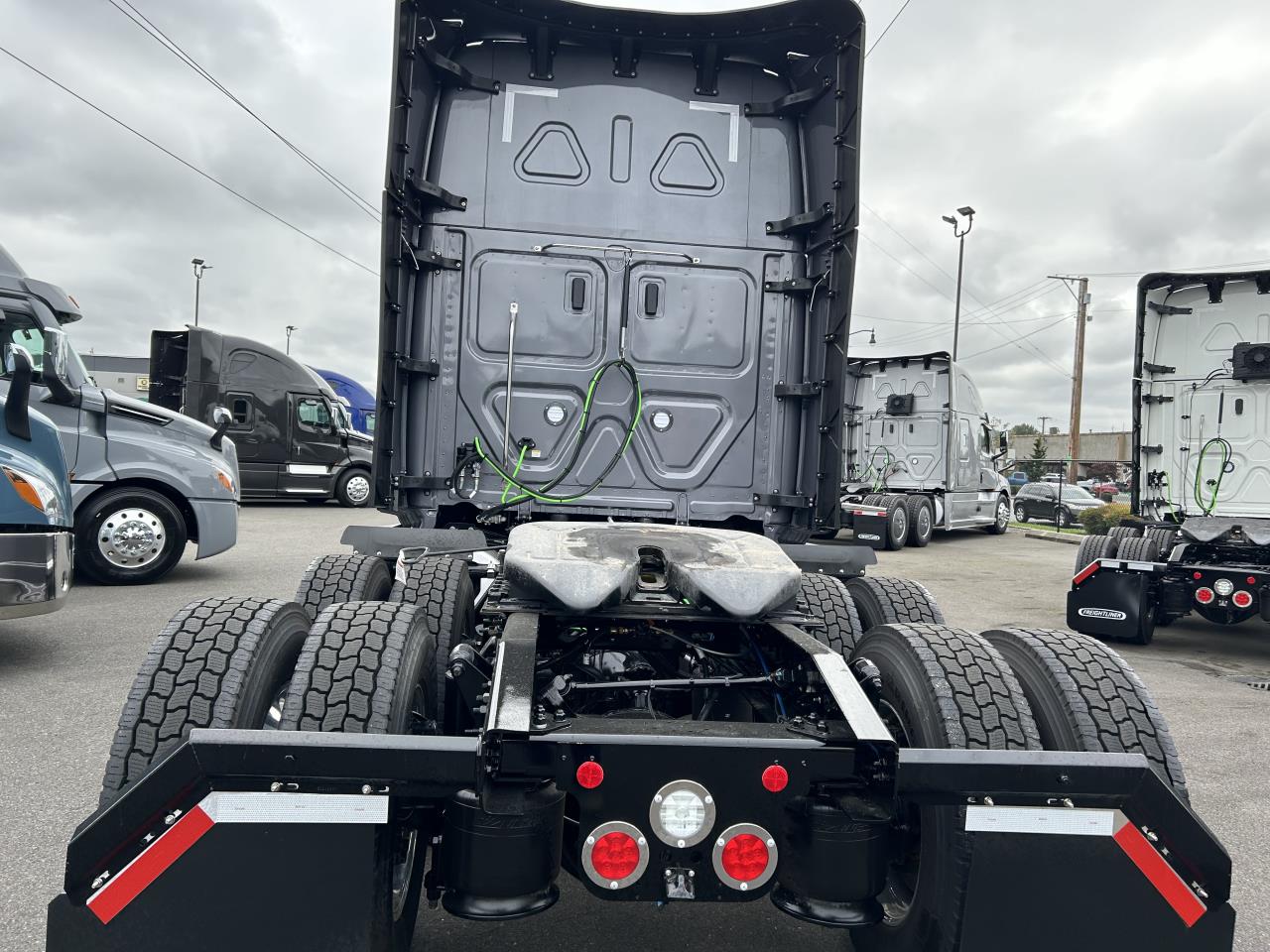 Truck Details - Freightliner Northwest