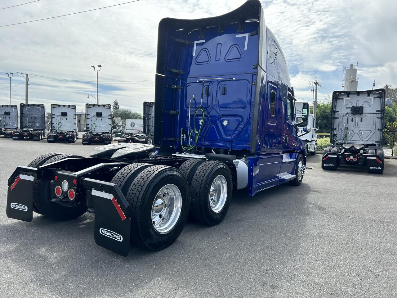 Truck Details - Freightliner Northwest