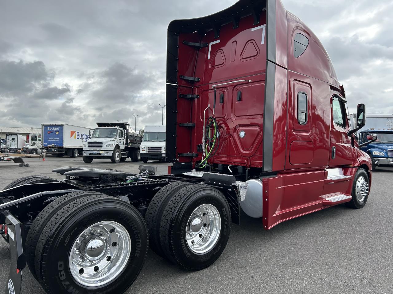 Truck Details - Freightliner Northwest