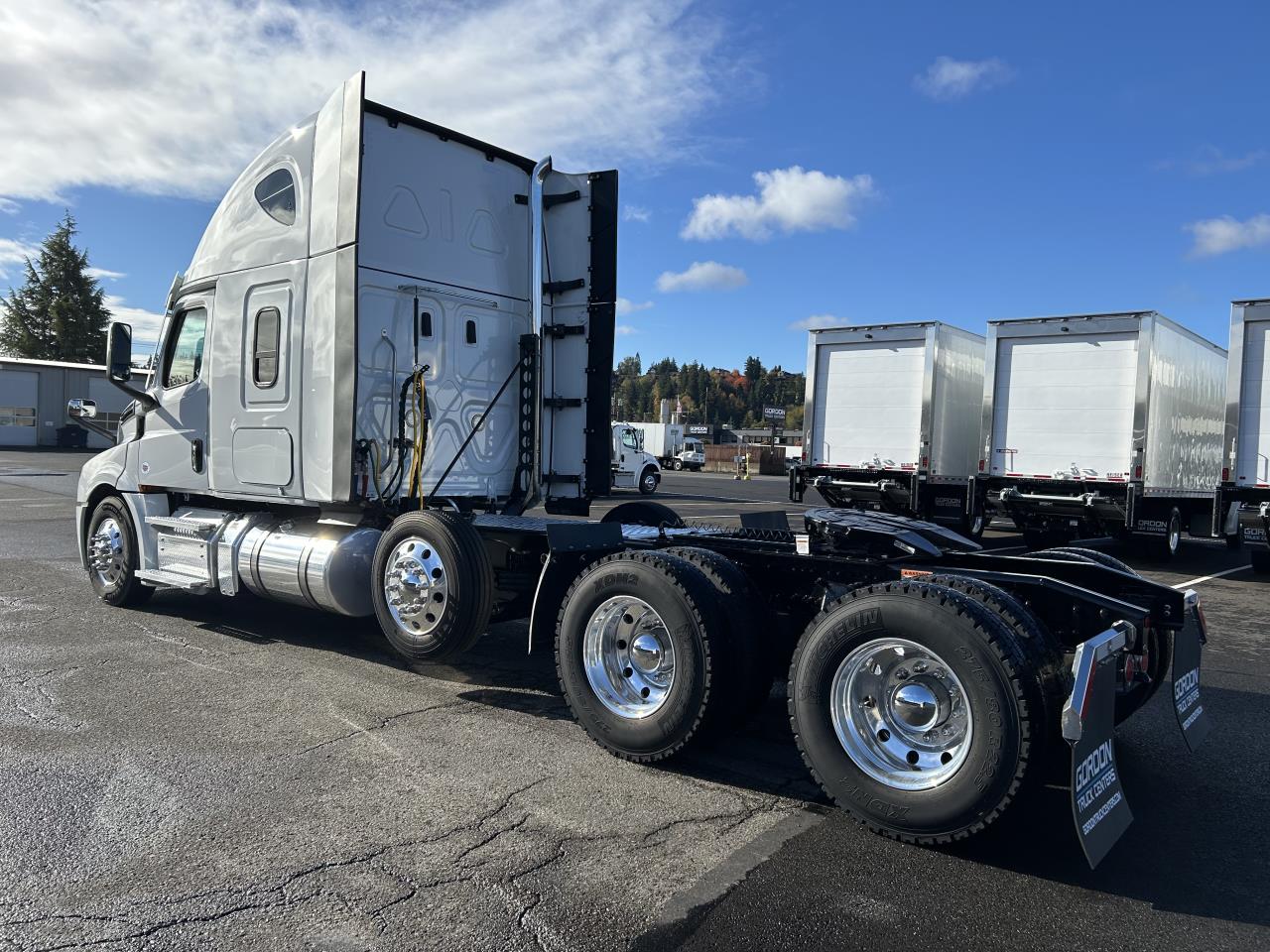 Truck Details - Freightliner Northwest