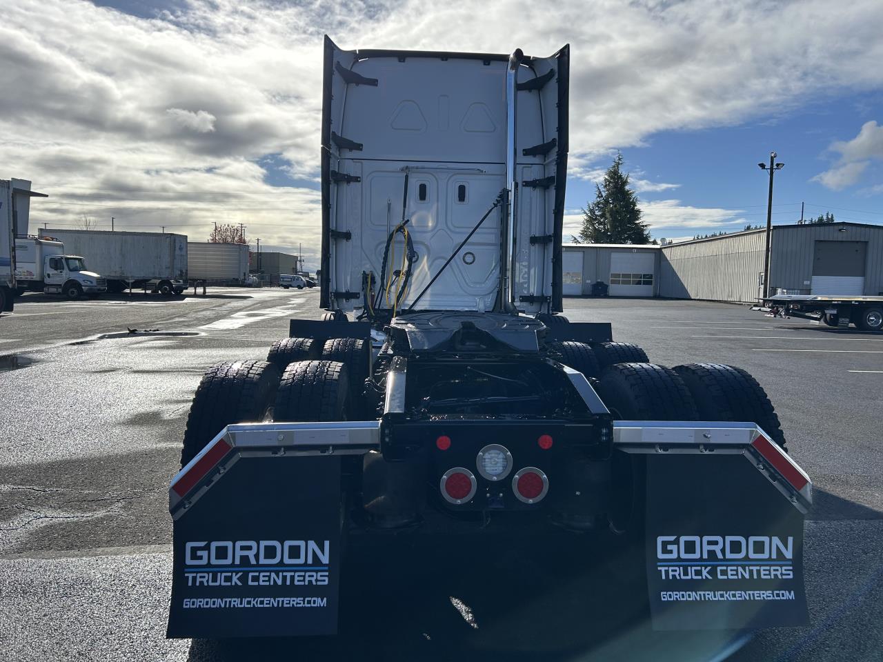 Truck Details - Freightliner Northwest