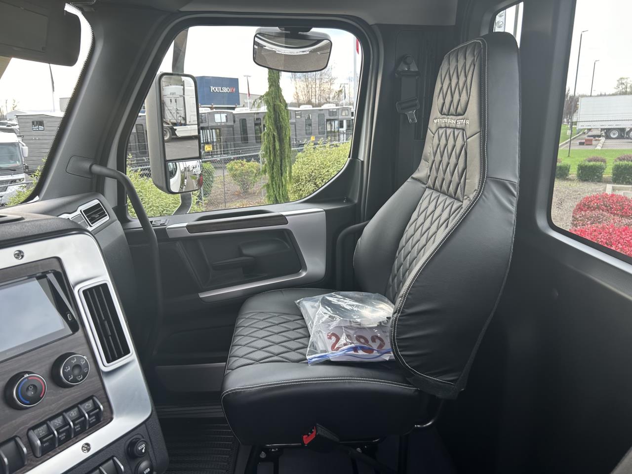 Truck Details - Freightliner Northwest