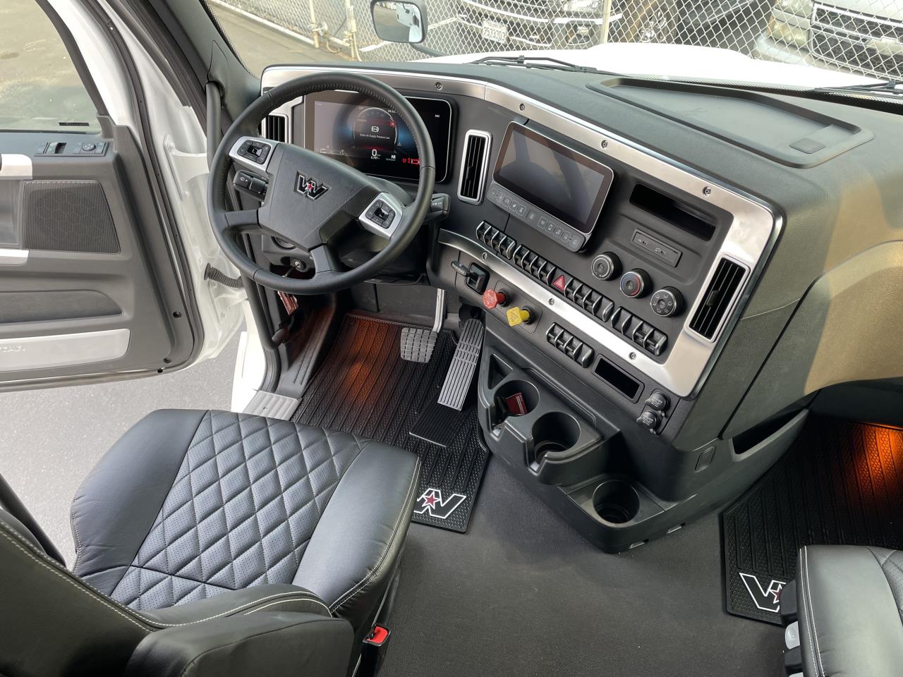 Truck Details - Freightliner Northwest